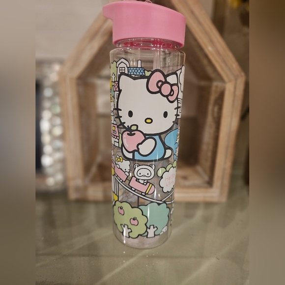 Hello Kitty | Dining | 24oz Hello Kitty Pink Top Plastic Water Bottle ...